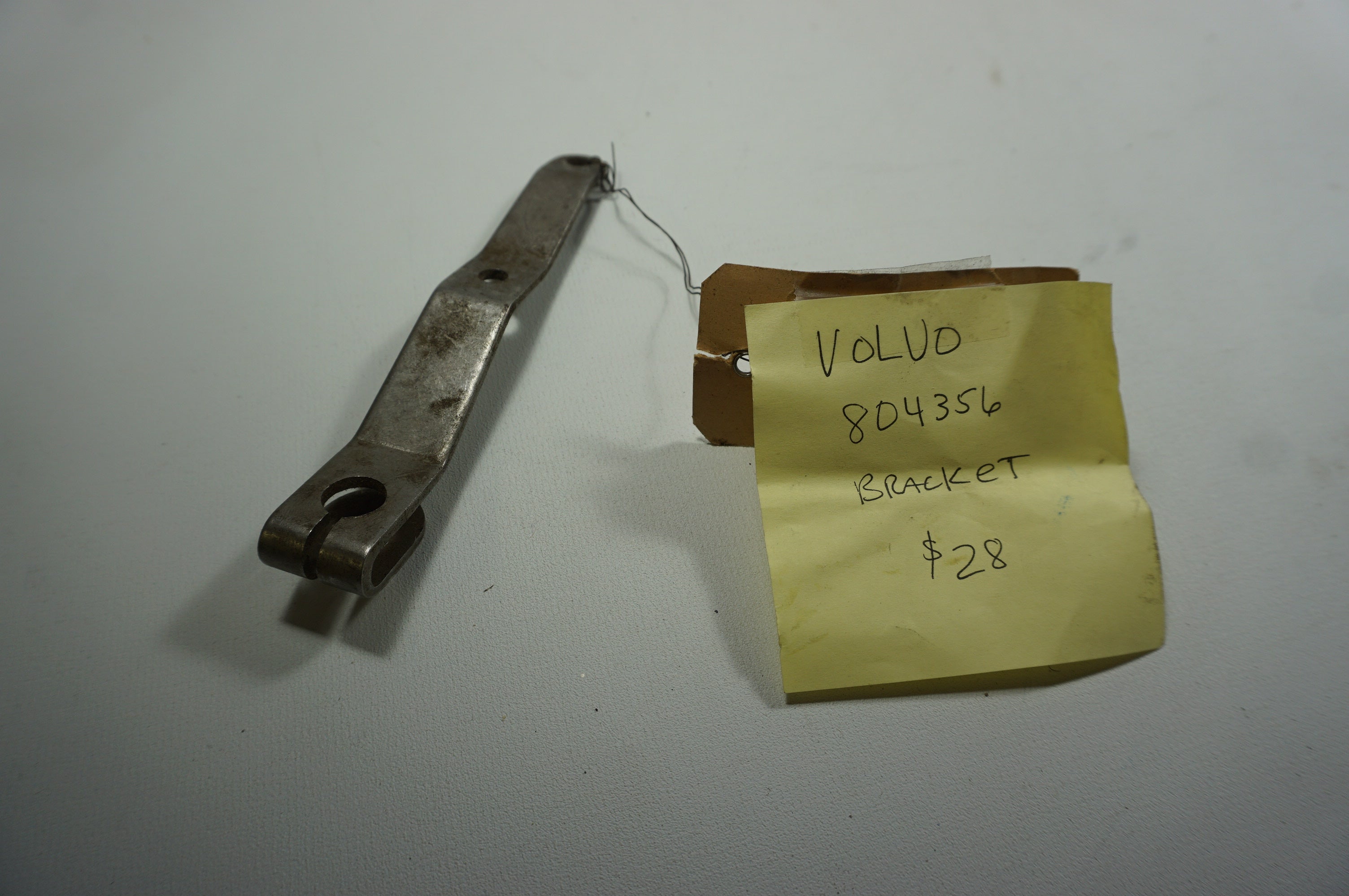 VOLVO 804356 BRACKET – MARINESURPLUS.COM
